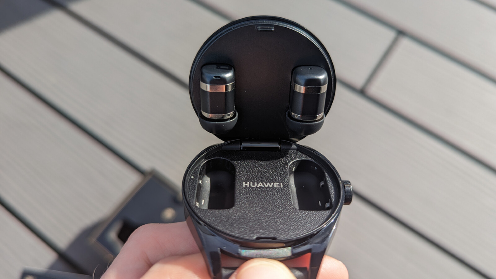 Huawei Watch Buds in Bildern | NETZWELT