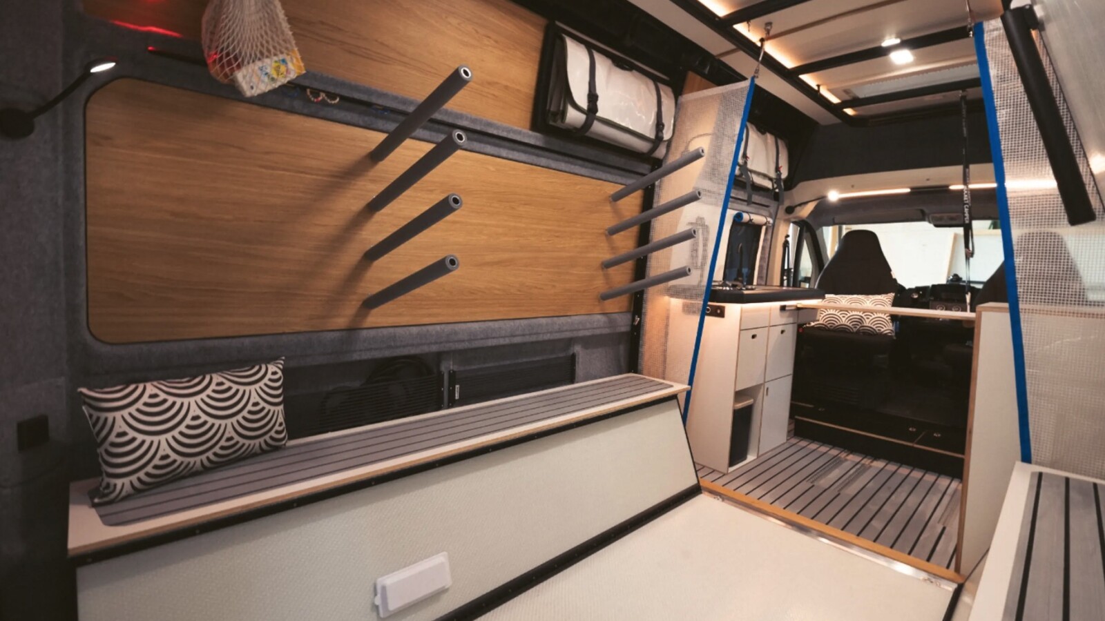 Rocket Camper Surfervan in Bildern | NETZWELT