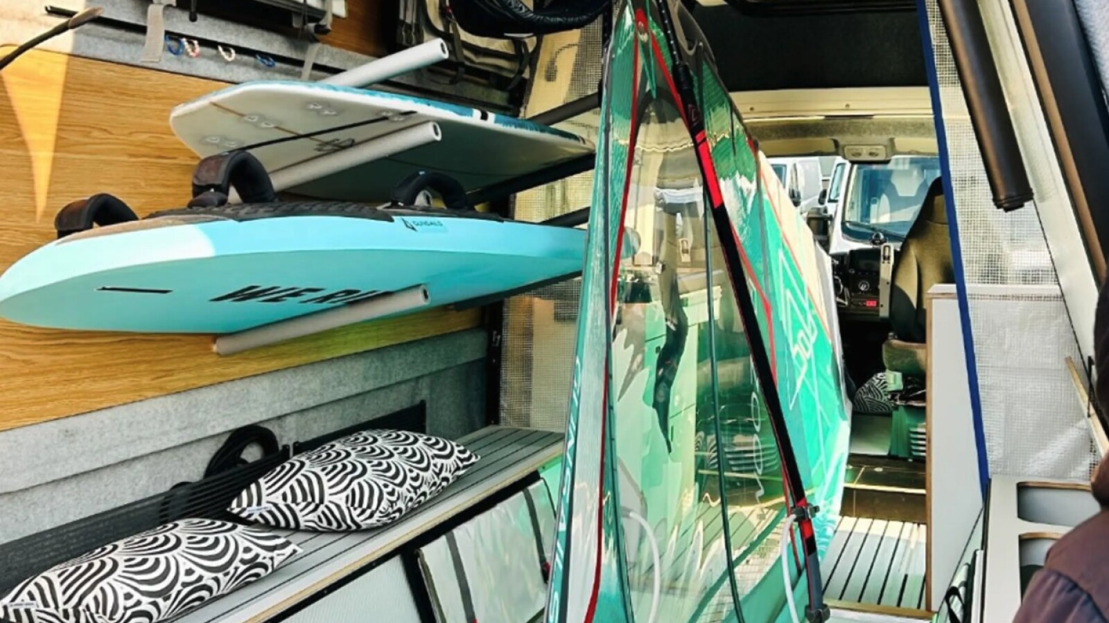 Rocket Camper Surfervan in Bildern | NETZWELT