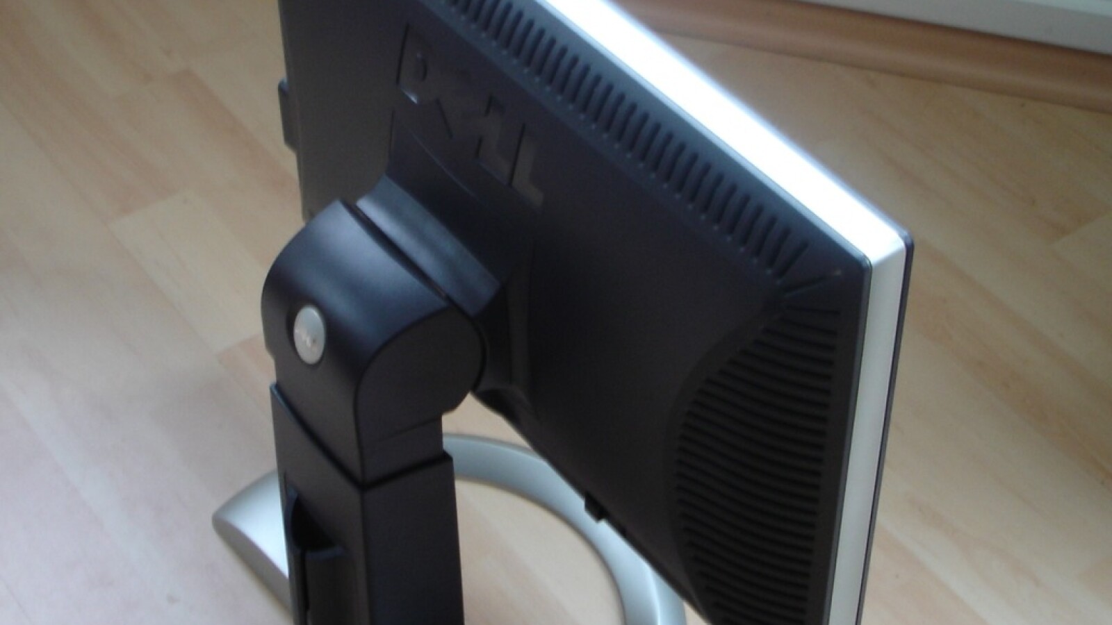 Dell 2005FPW | NETZWELT