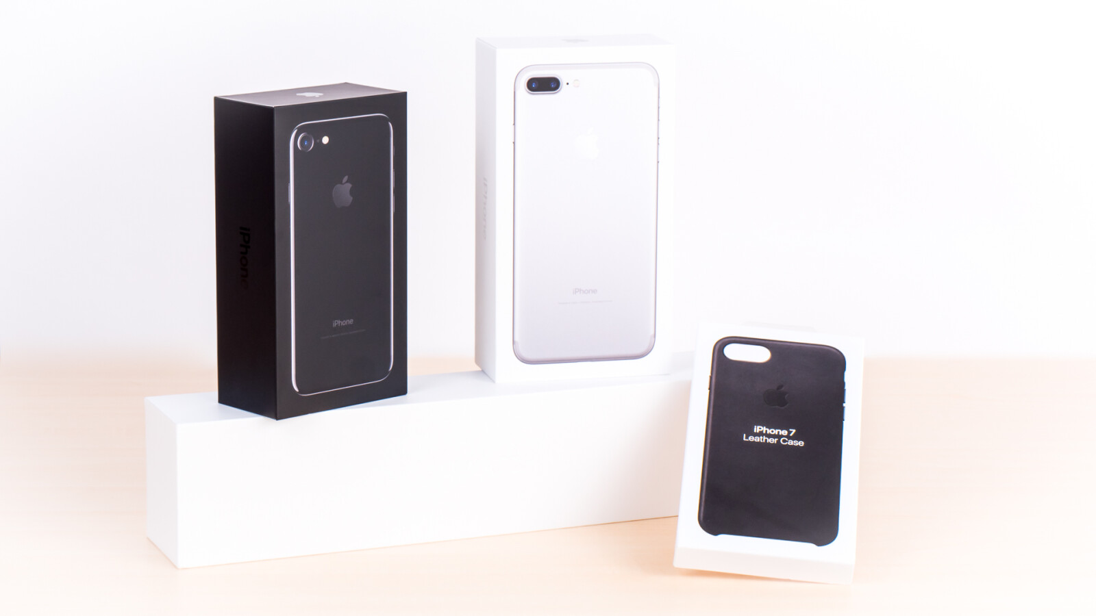 Apple iPhone 7 (Plus) & Apple Watch Series 2 im Unboxing | NETZWELT