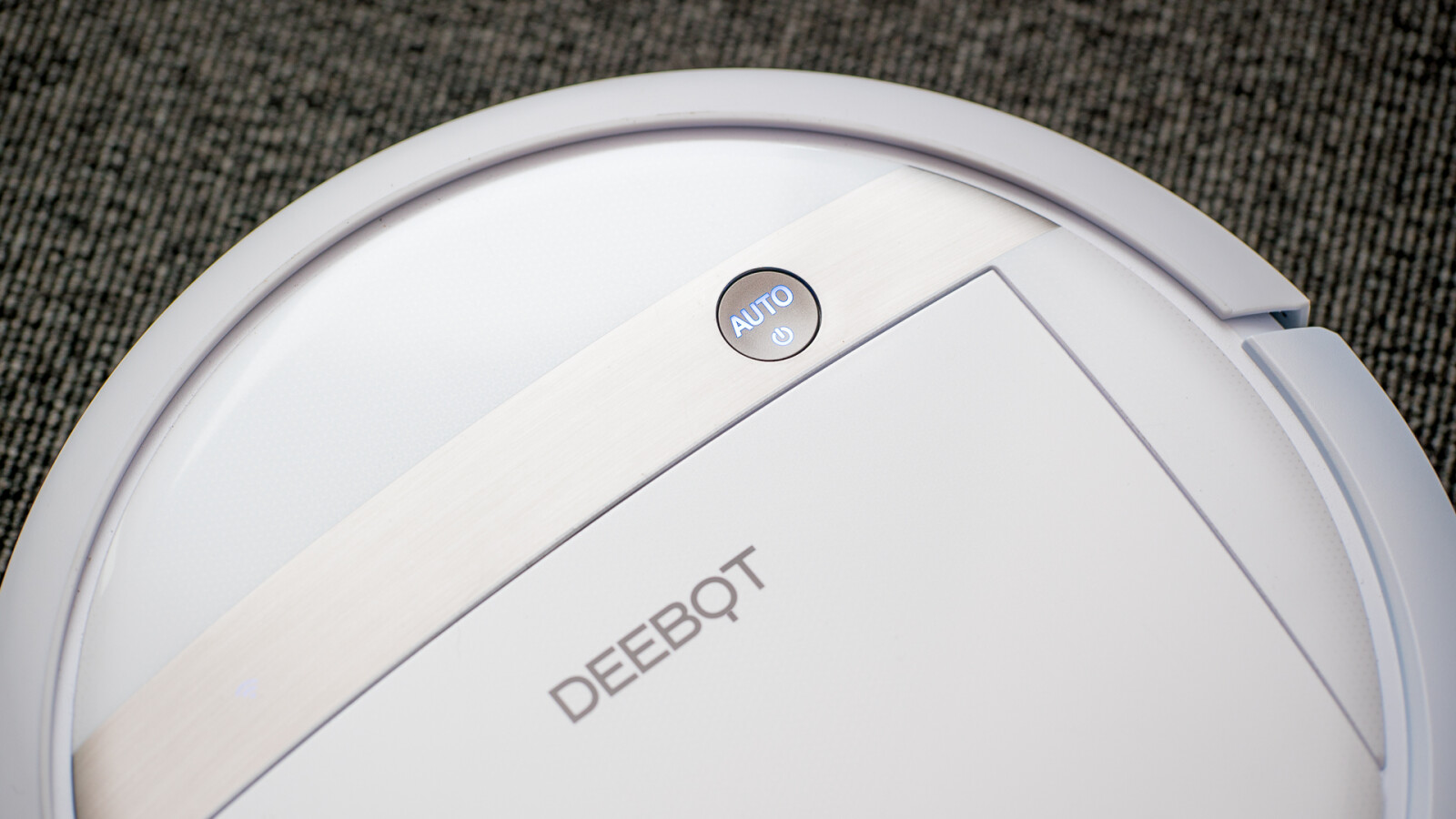 Ecovacs Deebot M88 in Bildern | NETZWELT