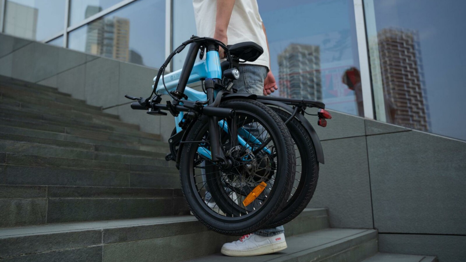 Stop-and-Go, Hügel, lange Strecken: Dieses Falt-E-Bike löst typische Pendlerprobleme - jetzt ...