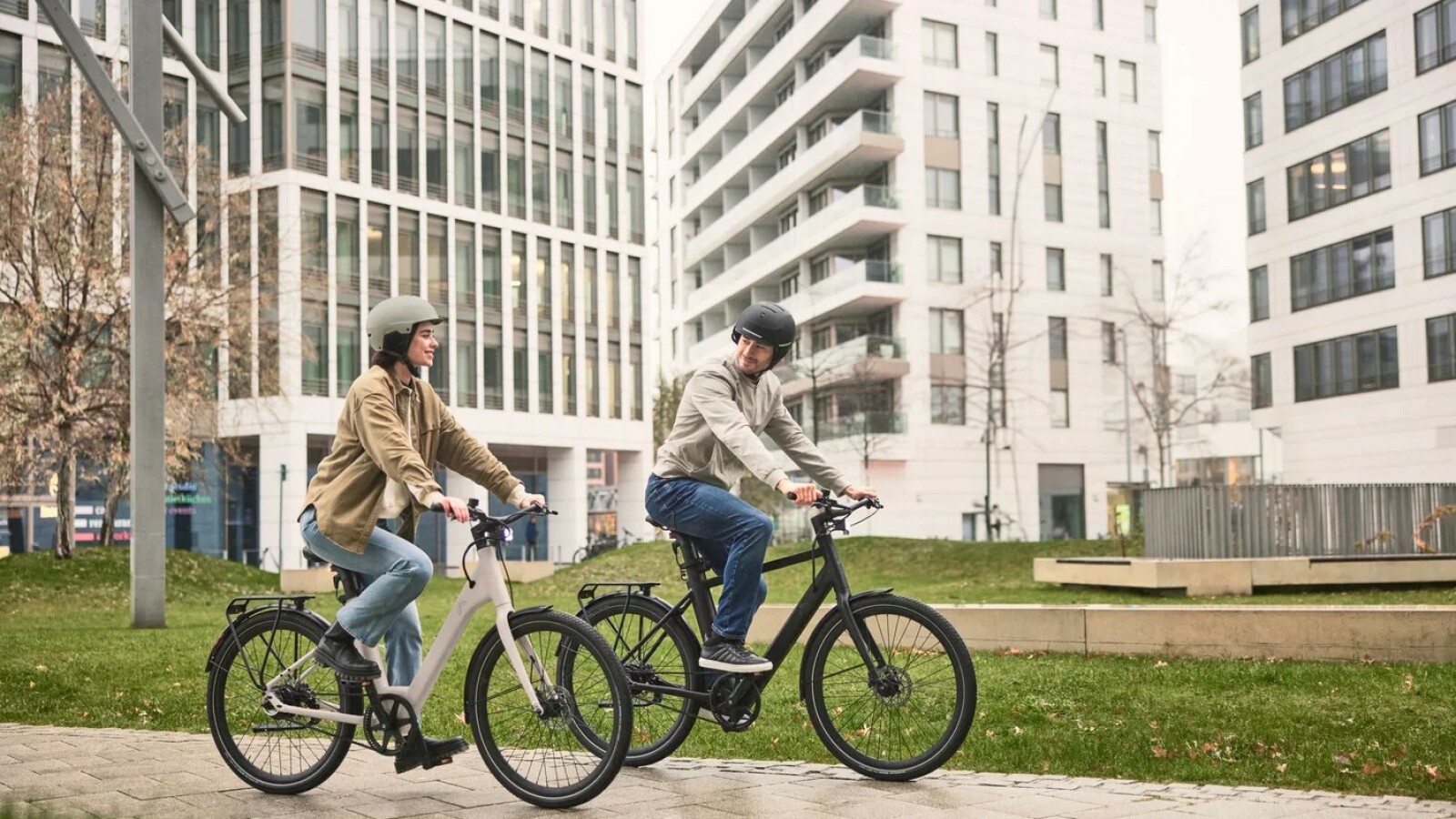 Endlich wieder lieferbar: Lidls schickes City-E-Bike mit Riemenantrieb ...