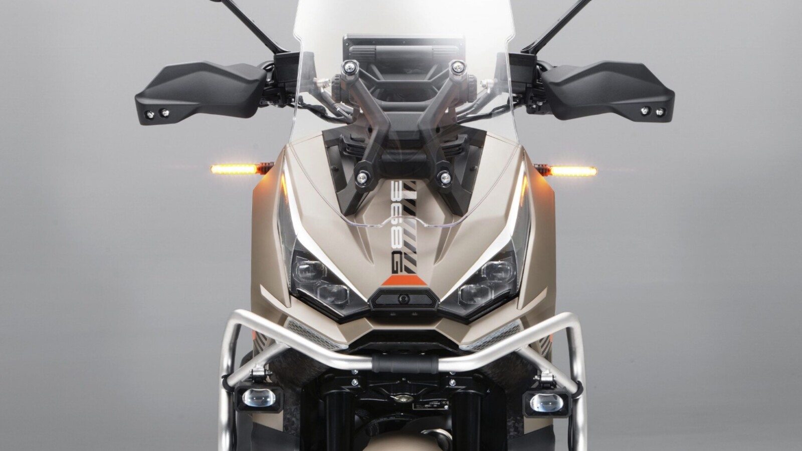Vollgestopft mit Technik: Neuer Maxi-Roller mit Tempomat, Ride-by-Wire ...