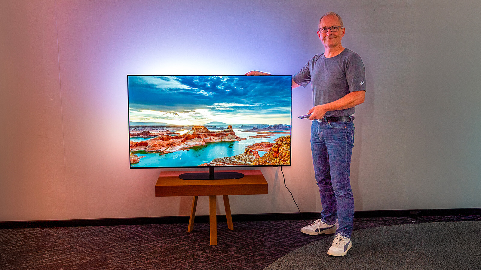 Philips 77OLED810: Im Test mit Ambilight und OLED weit vorne - beim ...