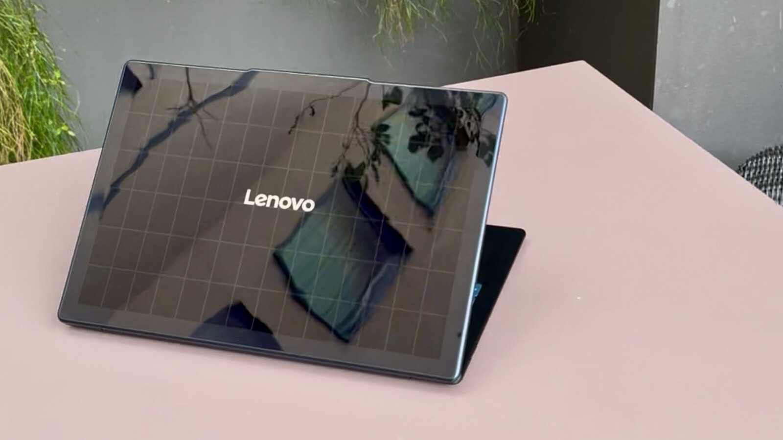 Solar-Laptop von Lenovo vorgestellt: Wieso ist da noch keiner drauf ...