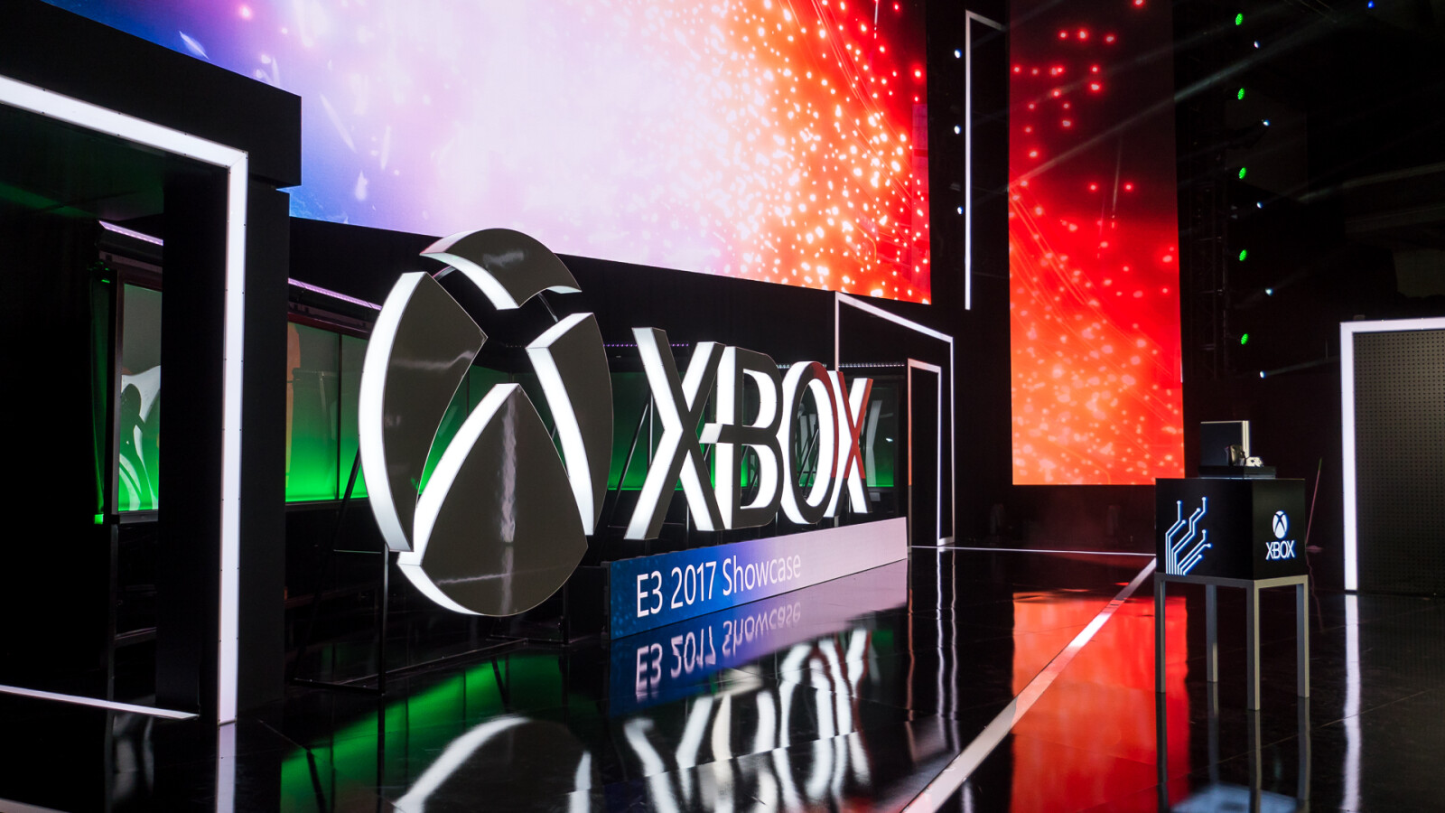 Xbox One X in Bildern | NETZWELT