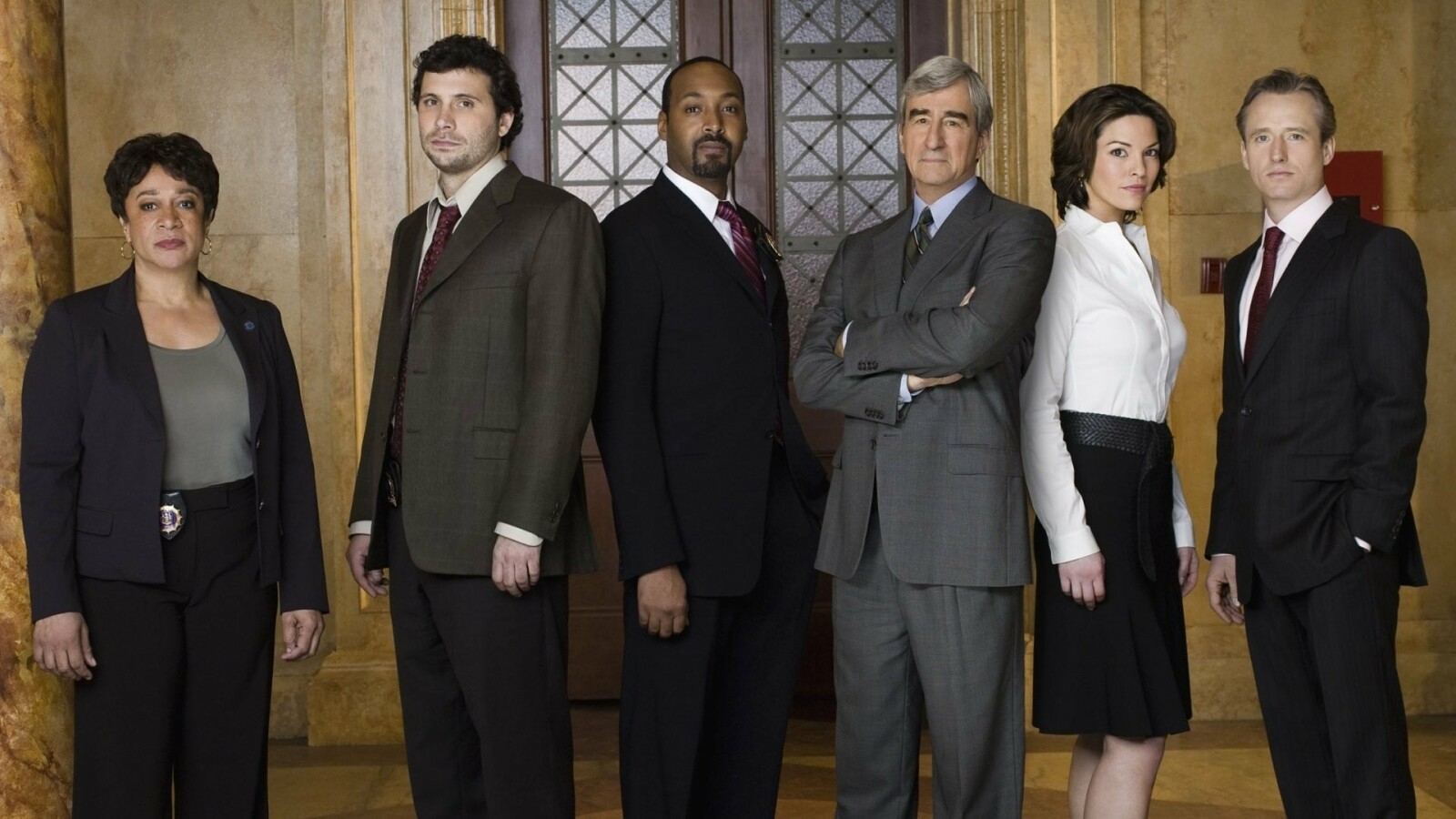 Law Order In Staffel 21 Der Kult Serie Kehrt Ein Grace And Frankie