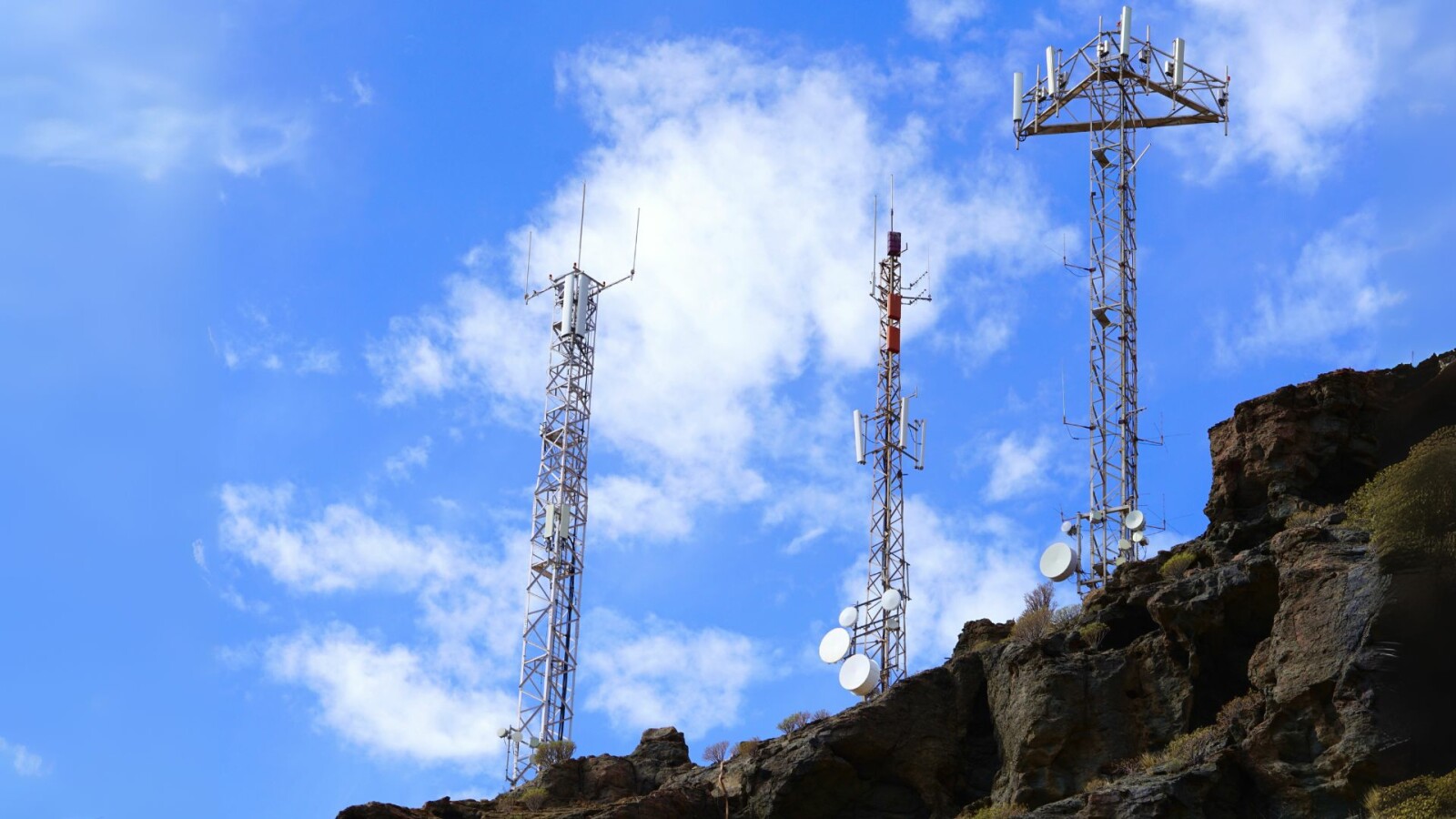 1&1 auf Erfolgskurs: Mehr Verträge und großer Netzausbau | NETZWELT