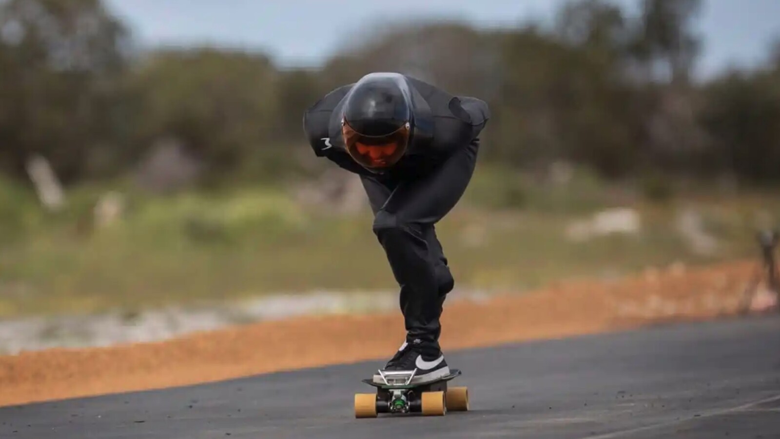 Furchtlos: Ingenieur pulverisiert Geschwindigkeits-Weltrekord mit E ...