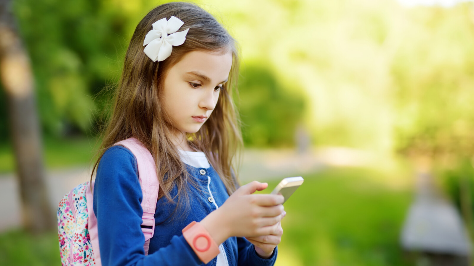 Handy fürs Kind kaufen: Das gilt es zu beachten | NETZWELT