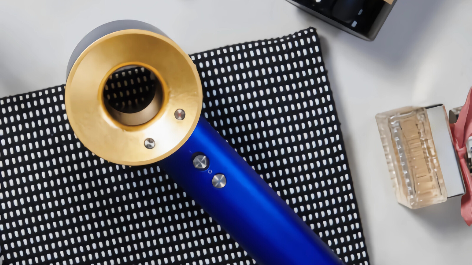 Dyson Supersonic mit echtem Gold im Ausverkauf: Beliebte Sauger sind ...