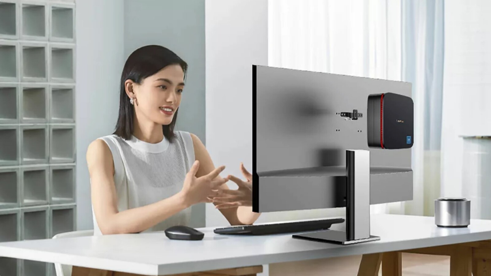 Unsichtbarer Mini-PC: So befestigt ihr ihn am Bildschirm oder lasst ihn ...