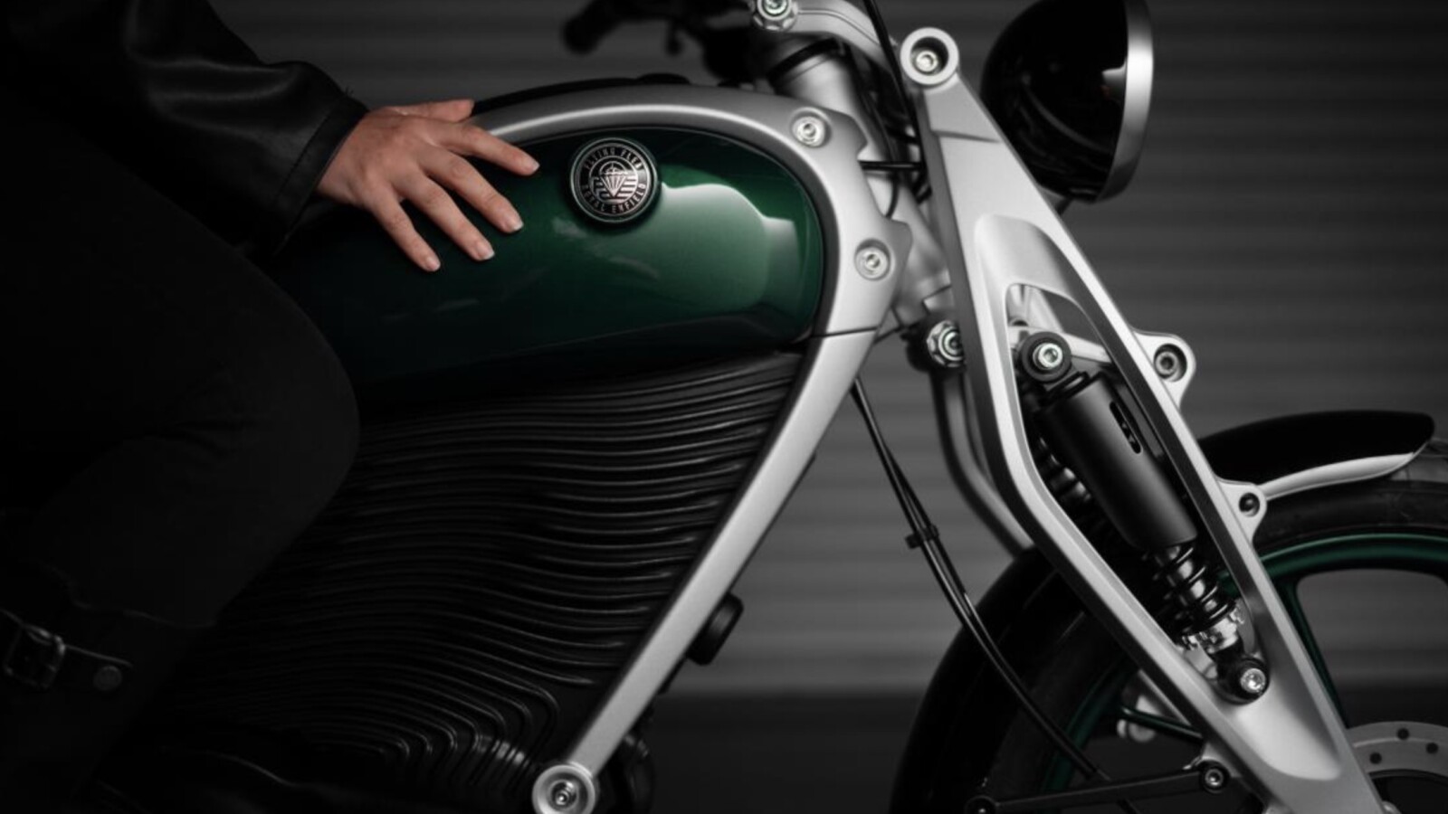 Royal Enfield: Der älteste Motorrad-Hersteller stellt sein erstes ...