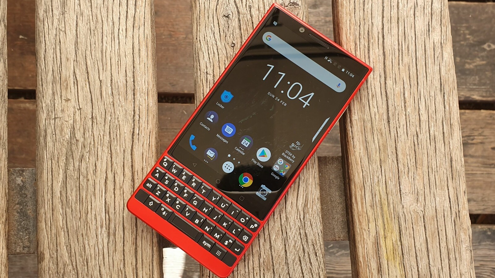 BlackBerry Key2 Red Edition in Bilder | NETZWELT