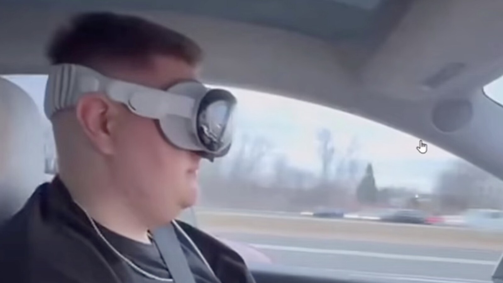 Apple Vision Pro im Cybertruck: Tesla-Kunden missbrauchen Autopilot ...