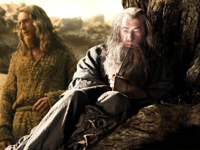 Die Ringe der Macht: Sind Galadriel und Elrond verwandt? 9 Fakten über ...