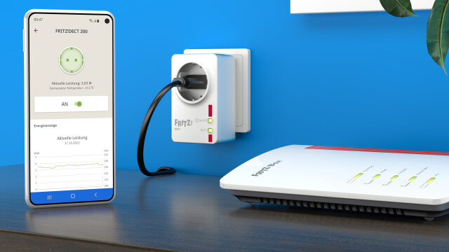 Smiley mit 3 Herzen: Dieses WhatsApp-Emoji hat gleich mehrere ...