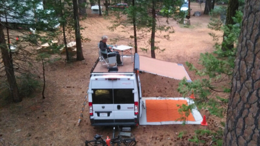 Action Mobil Atacama 5000 HD: So schick ist ein zweistöckiges Wohnmobil ...