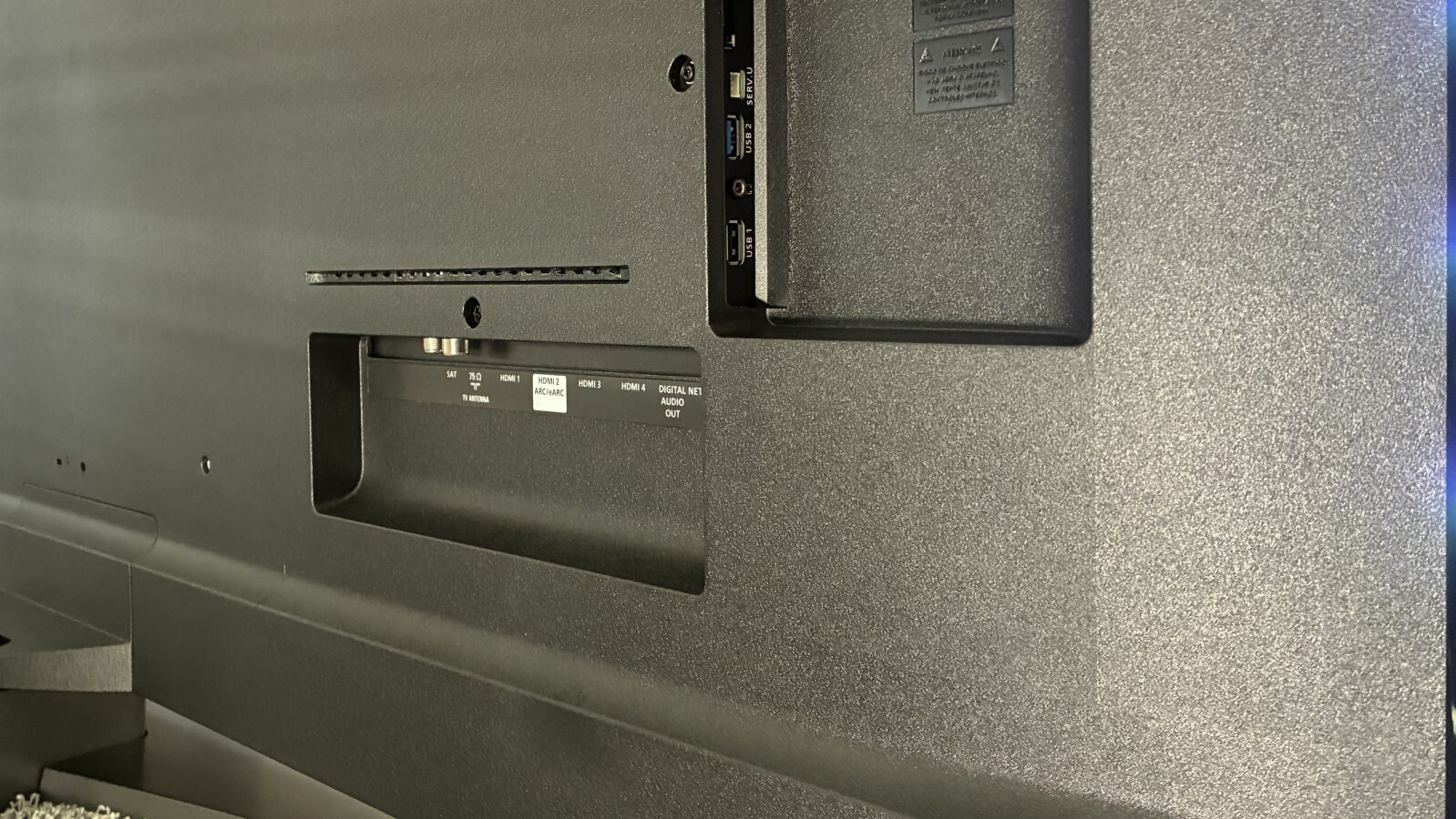 Philips PUS9000 im Test: Ambilight-TV mit tollem Preis-Leistungs ...