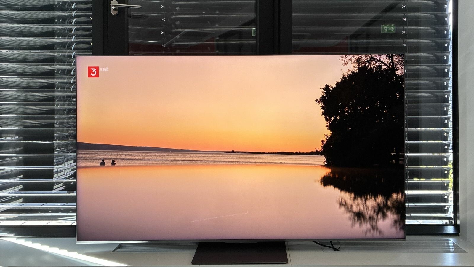 TCL Q8C im Test: Der Mini-LED-TV macht Samsung & Co. die Hölle heiß ...