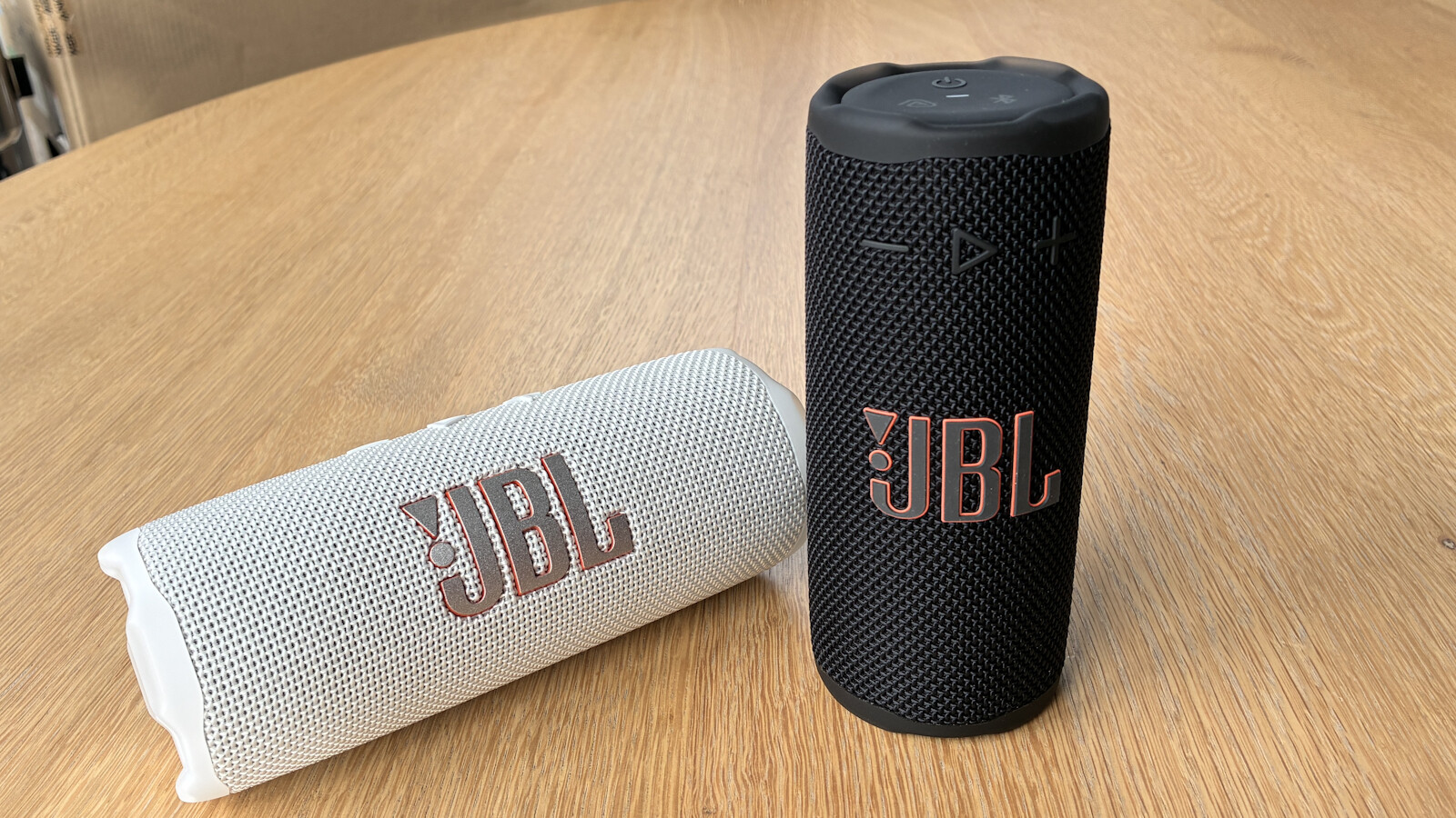 JBL Grip im Test: Die neue Bluetooth-Box ist günstiger als der JBL Flip ...