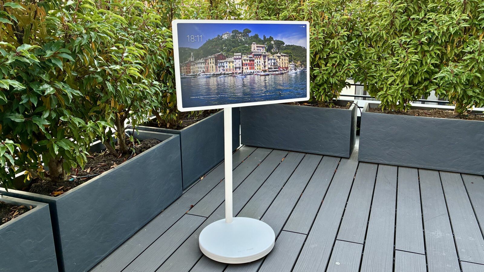 LG StanbyME 2 im Test: Auf diesem mobilen Fernseher könnt ihr sogar ...